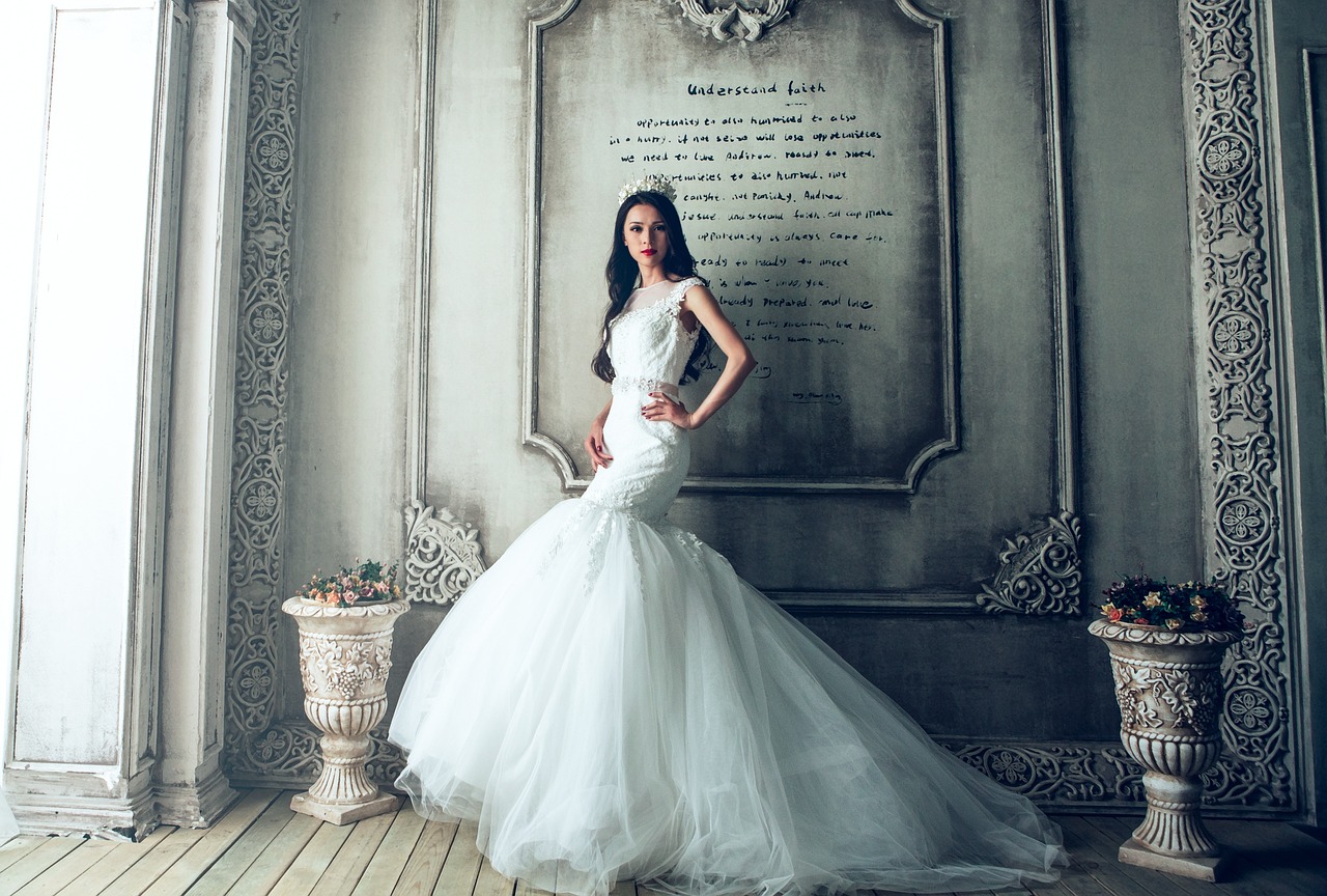 Long Tail Gown for Pre Wedding – Elegant & Stylish Bridal Dresses
